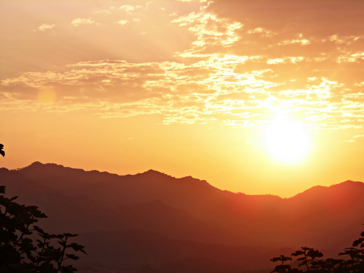 How the Sun Ages Skin + How to Combat Free Radicals – eb5 Skincare